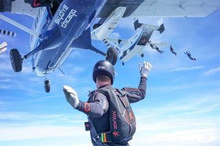 Skydiving License Requirements – SKYDIVINGDOTCOM